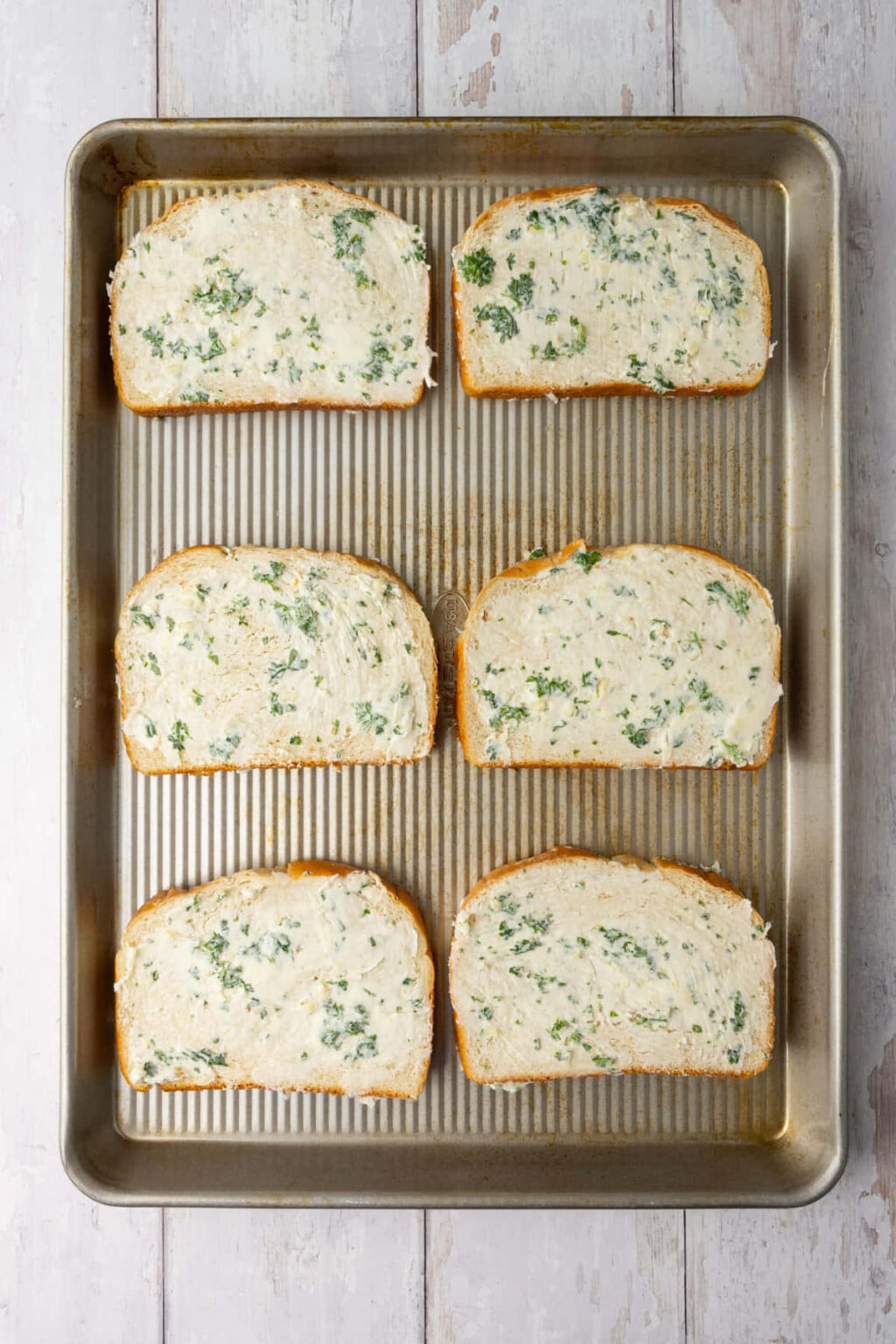 5-Ingredient Homemade Texas Toast Garlic Bread — Marley's Menu
